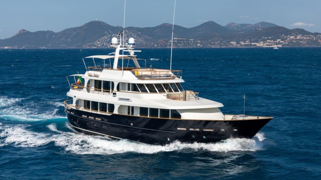 Luxury yachts for charter | Discover unforgettable yacht charter ...