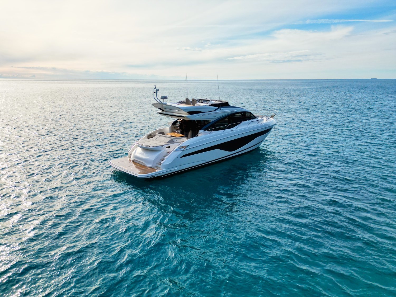 2022 Princess S62 | breezeYachting.swiss
