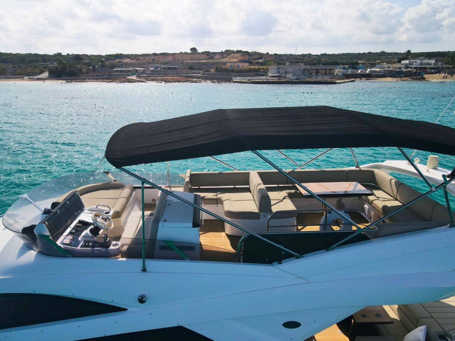 Sunseeker Yacht Specs | Used 2015 Sunseeker Yacht Price ...